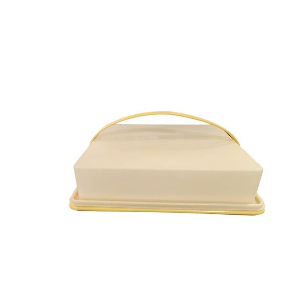 Tupperware | Kitchen | Tupperware Vintage Cake Cupcake Taker With ...
